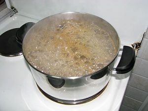 Recipe for homemade grape molasses (Petimezi or Grape Syrup) - KALLIERGO