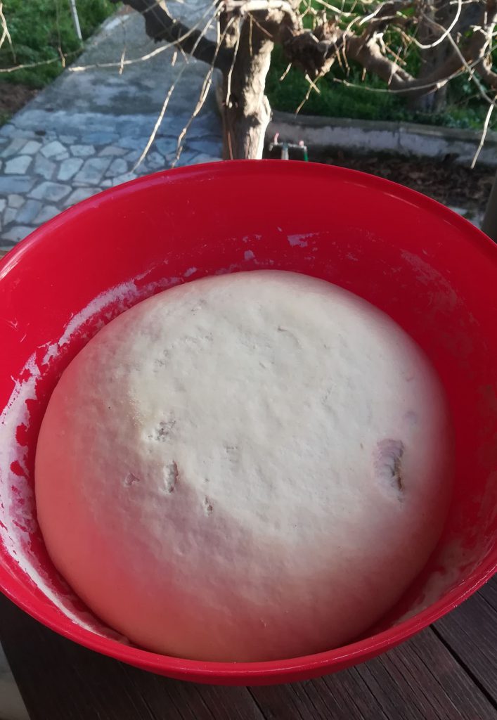 Συνταγή για Ψωμί με Προζύμι - ΚΑΛΛΙΕΡΓΩ